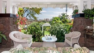 A Hidden Oasis: Hawaii’s Historic Manoa Valley Inn Bed & Breakfast ...