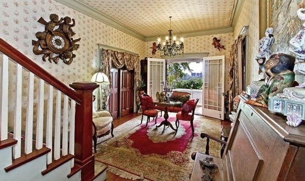 A Hidden Oasis: Hawaii’s Historic Manoa Valley Inn Bed & Breakfast ...